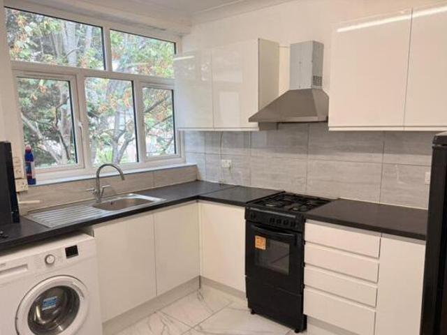 Charlemont Road, Eastham, 2 Bedroom Flat