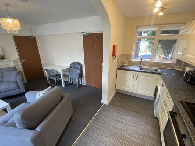 Charles Ave, Lenton Abbey, NG9 2SH