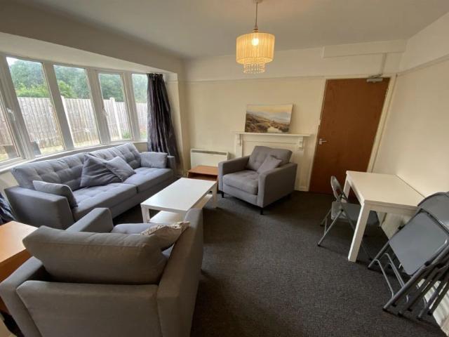 Charles Ave, Lenton Abbey, NG9 2SH