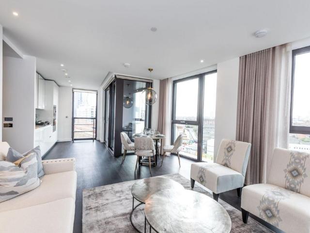 Charles Clowes Walk, Nine Elms. 2 bed flat to rent £4,680 pcm £1,080 pw