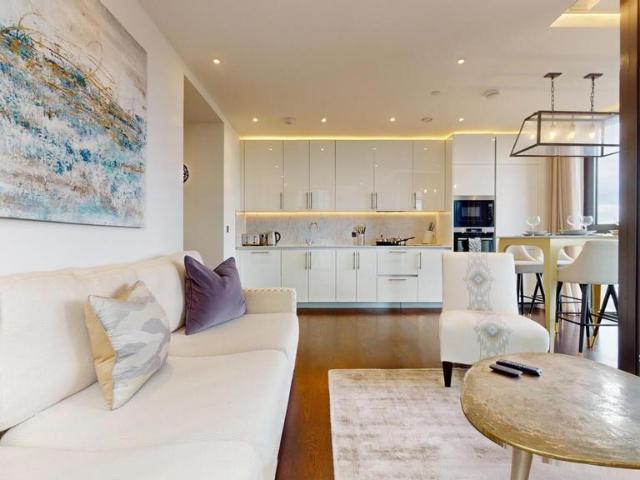 Charles Clowes Walk, Nine Elms, SW11 2 bed flat to rent £4,099 pcm £946 pw