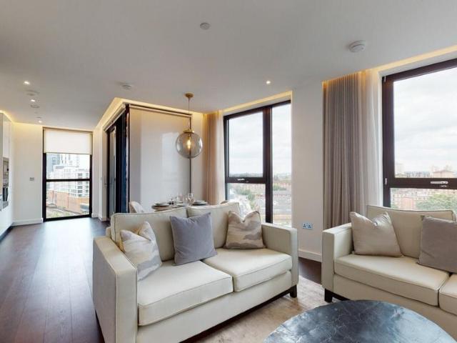 Charles Clowes Walk, Nine Elms, SW11 2 bed flat to rent £4,767 pcm £1,100 pw