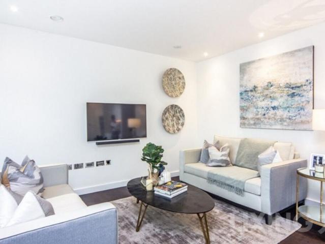 Charles Clowes Walk, Nine Elms, SW11 7AG 2 bed apartment to rent £4,400 pcm £1,015 pw