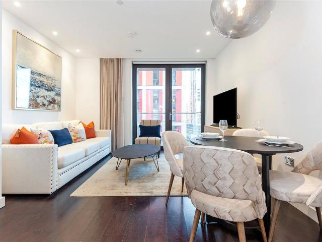 Charles Clowes Walk, London, SW11 1 bed flat to rent £3,000 pcm £692 pw