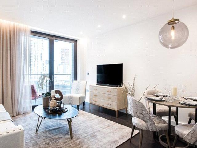 Charles Clowes Walk, London SW11, 1 bed flat to rent, £3,207 pcm | PrimeLocation