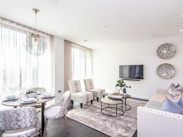 Charles Clowes Walk, London SW11 2 bed apartment to rent £4,463 pcm £1,030 pw