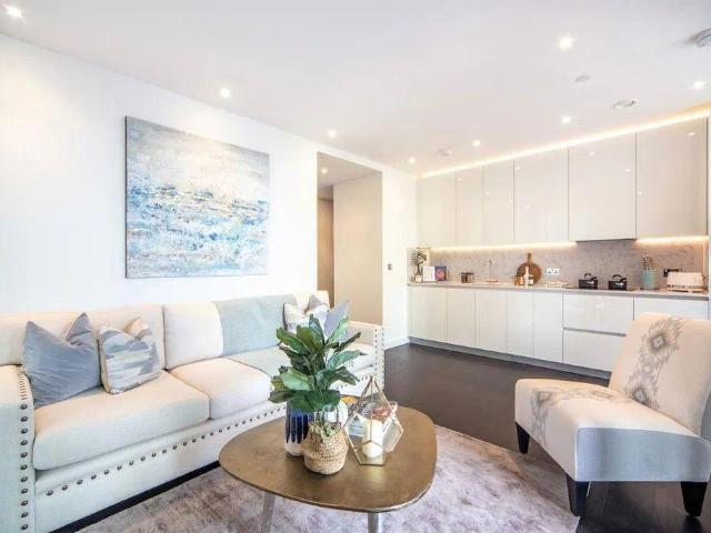 Charles Clowes Walk, London SW11 2 bed apartment to rent £4,658 pcm £1,075 pw