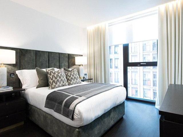 Charles Clowes Walk, London, SW11 2 bed apartment to rent £4,732 pcm £1,092 pw