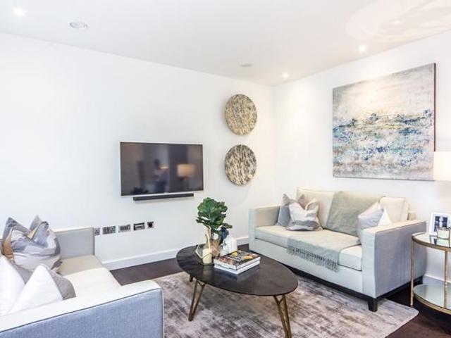 Charles Clowes Walk, London SW11 2 bed apartment to rent £4,767 pcm £1,100 pw