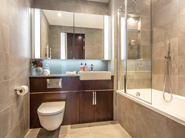 Charles Clowes Walk, London, SW11 2 bed apartment to rent £4,918 pcm £1,135 pw
