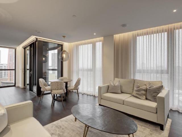 Charles Clowes Walk London SW11 2 bed apartment to rent £5,351 pcm £1,235 pw