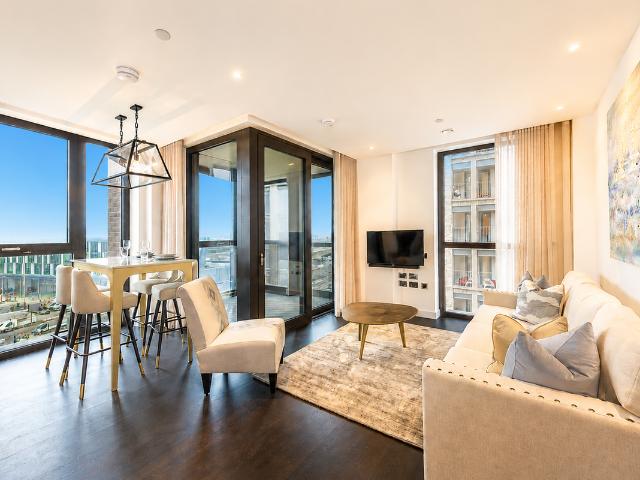 Charles Clowes Walk, London SW11, 2 bed flat to rent, £4,658 pcm | PrimeLocation