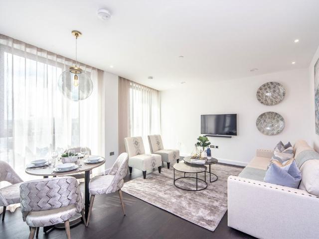Charles Clowes Walk, London SW11, 2 bed flat to rent, £4,740 pcm | PrimeLocation