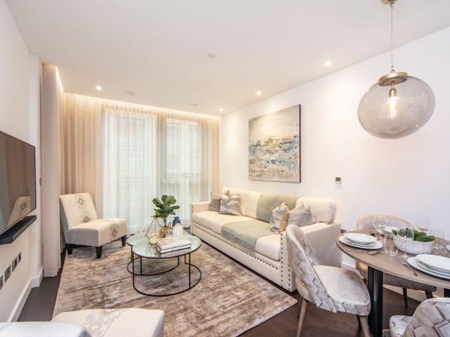 Charles Clowes Walk, London SW11, 2 bed flat to rent, £4,853 pcm | PrimeLocation