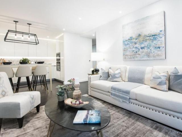 Charles Clowes Walk, London SW11, 2 bed flat to rent, £5,092 pcm | PrimeLocation