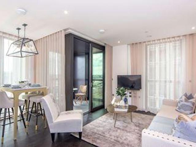Charles Clowes Walk, London SW11 2 bed flat to rent £6,977 pcm £1,610 pw