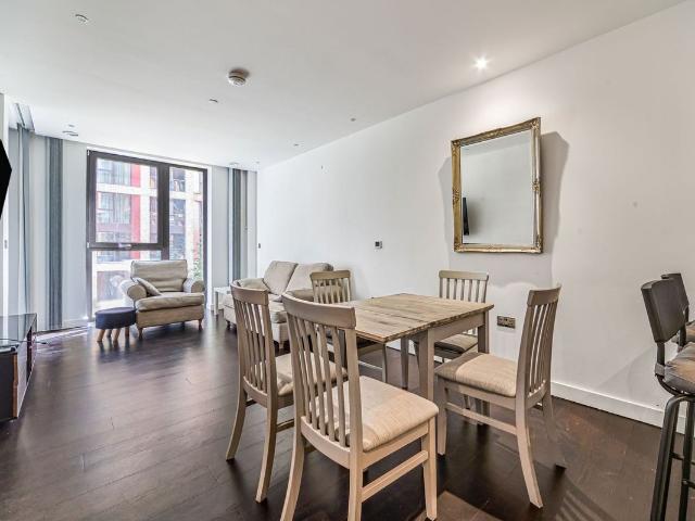 Charles Clowes Walk, London SW11, 2 bed flat to rent, £3,500 pcm | PrimeLocation