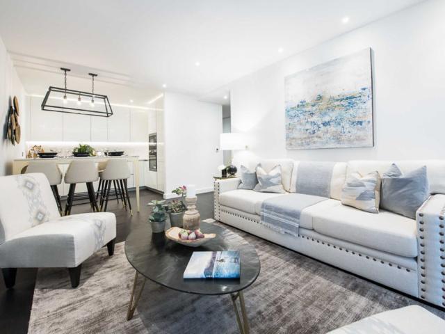 Charles Clowes Walk, London SW11, 2 bed flat to rent, £3,900 pcm | PrimeLocation