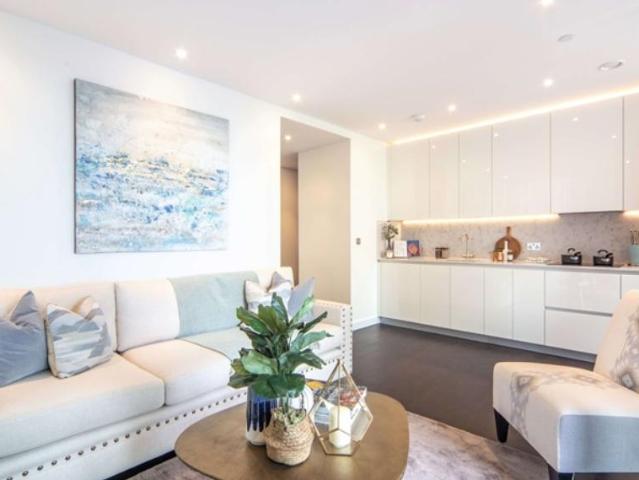 Charles Clowes Walk, London SW11 2 bed property to rent £4,528 pcm £1,045 pw