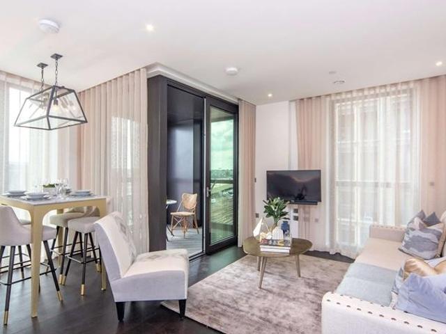 Charles Clowes Walk, London SW11 2 bed property to rent £4,290 pcm £990 pw