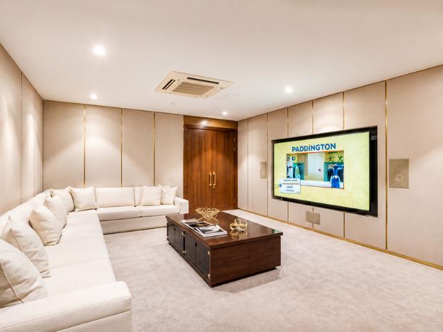 Charles Clowes Walk, London SW11 3 bed apartment to rent £7,735 pcm £1,785 pw