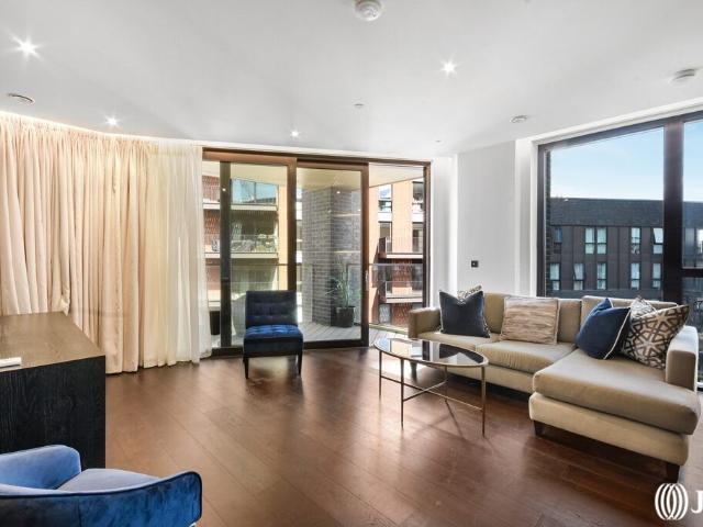 Charles Clowes Walk, London SW11, 3 bed flat to rent, £5,308 pcm | PrimeLocation