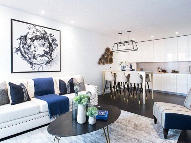 Charles Clowes Walk, London SW11, 3 bed flat to rent, £6,218 pcm | PrimeLocation