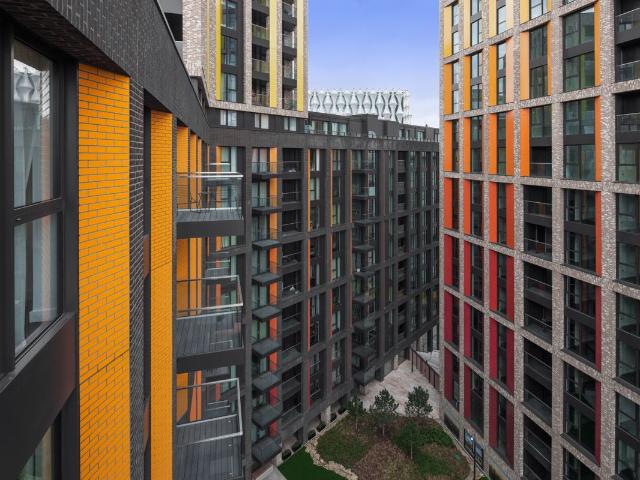 Charles Clowes Walk, London SW11, 3 bed flat to rent, £7,215 pcm | PrimeLocation