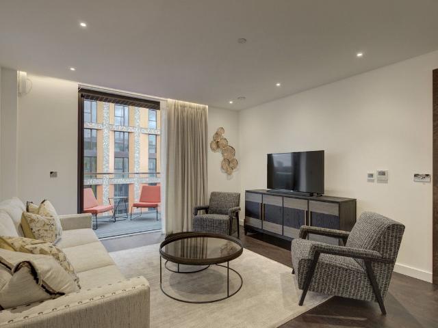 Charles Clowes Walk, London SW11, 3 bed flat to rent, £7,219 pcm | PrimeLocation