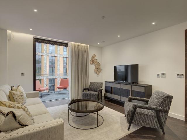 Charles Clowes Walk, London SW11, 3 bed flat to rent, £7,800 pcm | PrimeLocation