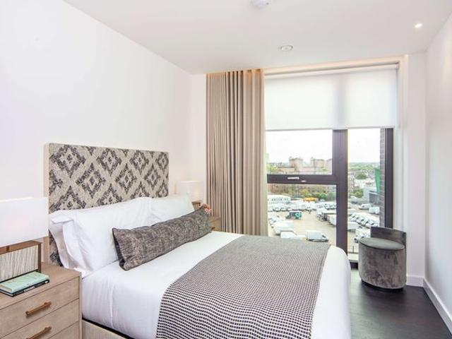 Charles Clowes Walk, Thornes House, Nine Elms, London SW11, 2 bed flat to rent, £4,529 pcm | PrimeLocation