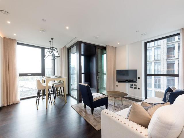 Charles Clownes Walk, Nine Elms. 2 bed flat to rent £4,290 pcm £990 pw