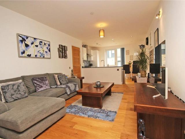 Charles Court, Clock House Gardens, Welwyn, AL6 9FQ