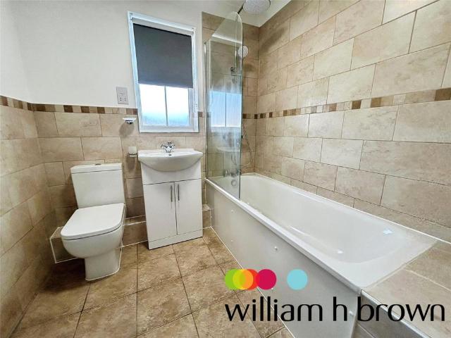 Charles Court, Wheatfield Road. 2 bed flat to rent £1,000 pcm £231 pw