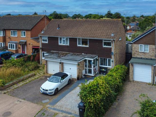 Charles Crescent, Taunton 3 bed semi detached house to rent £1,675 pcm £387 pw
