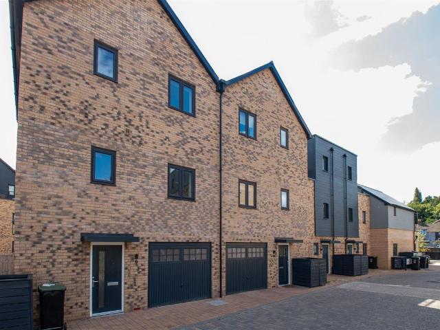Charles English Close, Ipswich IP1, 4 bed property to rent, £1,900 pcm | PrimeLocation