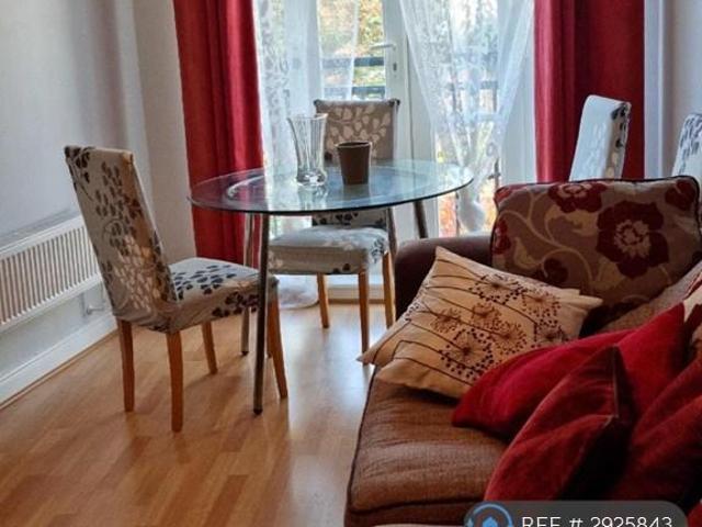 Charles Haller Street, London, SW2 2 bed flat to rent £2,180 pcm £503 pw