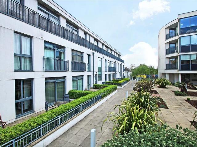 Charles House, Guildford Street. 2 bed apartment to rent £1,495 pcm £345 pw