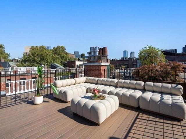 Charles River Sq, Boston, Home For Sale