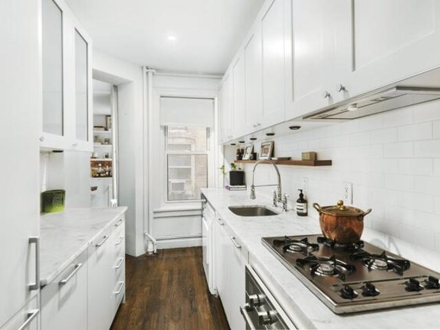 Charles St Apt C, New York, Property For Sale