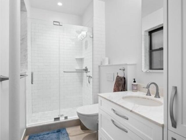 Charles St Apt R, Manhattan, Property For Sale