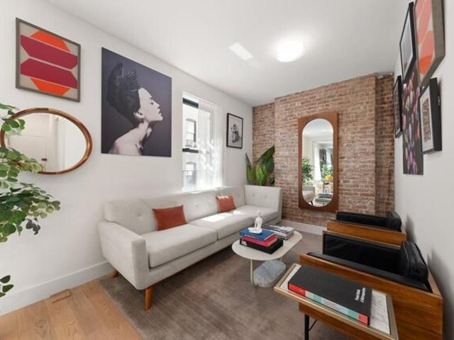 Charles St Apt R, New York, Property For Sale