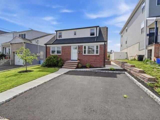 Charles St, Belleville, Home For Sale