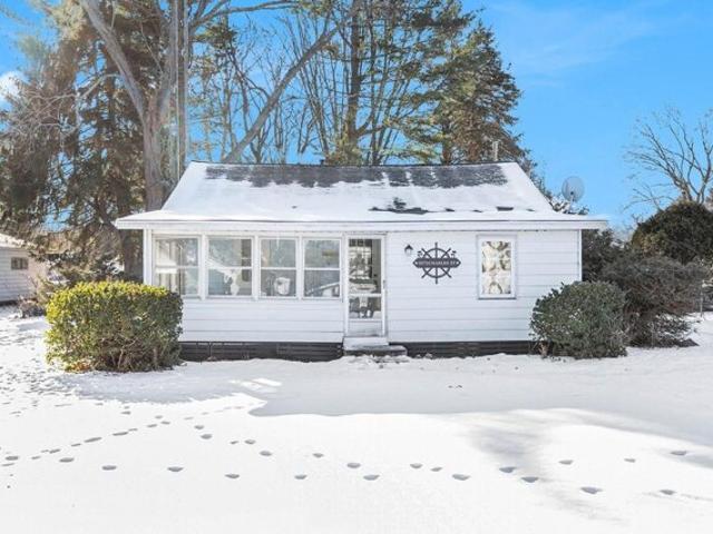 Charles St, Lakeport, Home For Sale