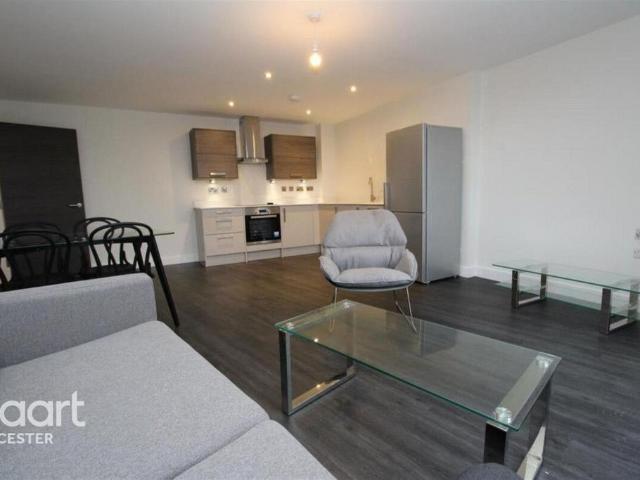 Charles Street, Leicester 2 bed apartment to rent £1,195 pcm £276 pw