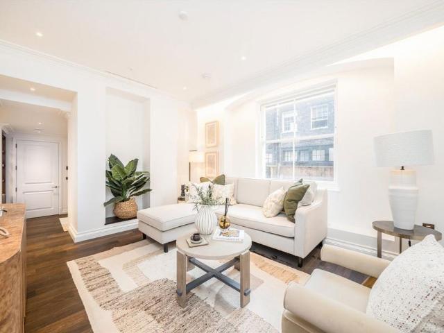 Charles Street, London W1J 3 bed maisonette to rent £27,083 pcm £6,250 pw
