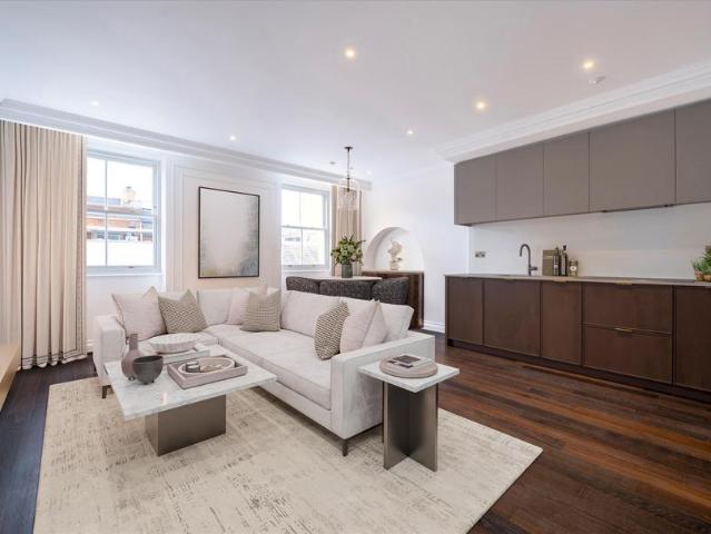 Charles Street, Mayfair, London, W1J 1 bed flat to rent £7,800 pcm £1,800 pw