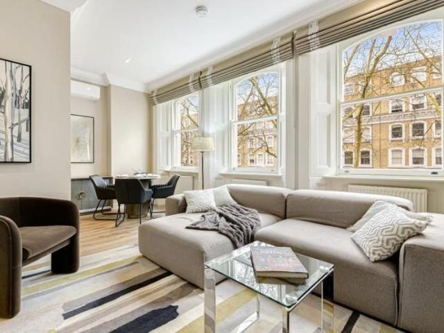 Charles Street, Mayfair, London W1J, 2 bed flat to rent, £7,475 pcm | PrimeLocation