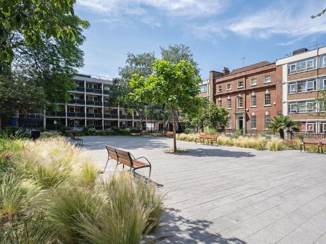 Charles Square, Hoxton, London, N1 1 bed flat to rent £3,500 pcm £808 pw
