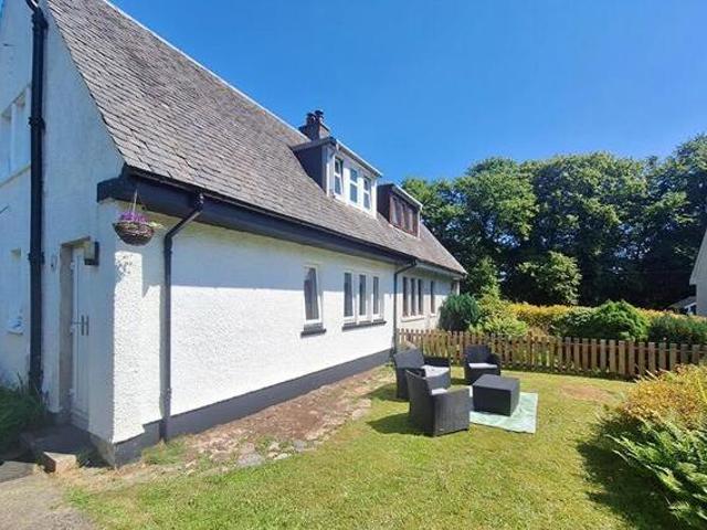 Charles Terrace, Kames, 2 Bedroom Semi detached